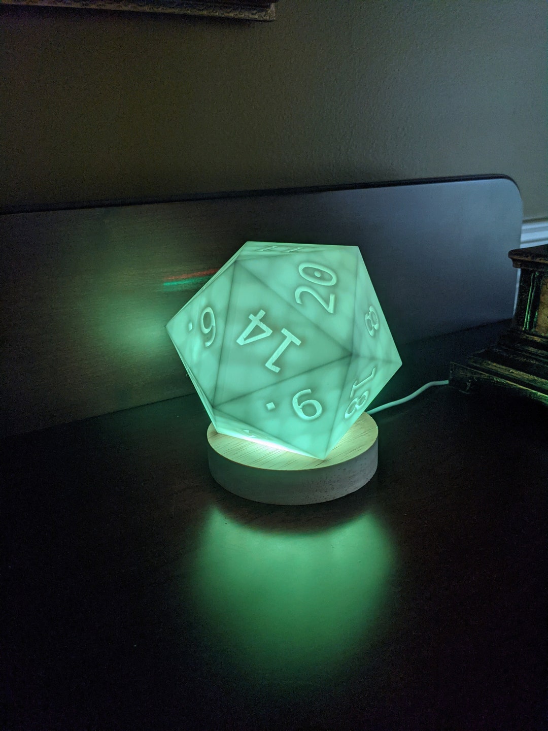 D20 dice accent lamp Multiple color options Dice Lamp Dungeons and ...