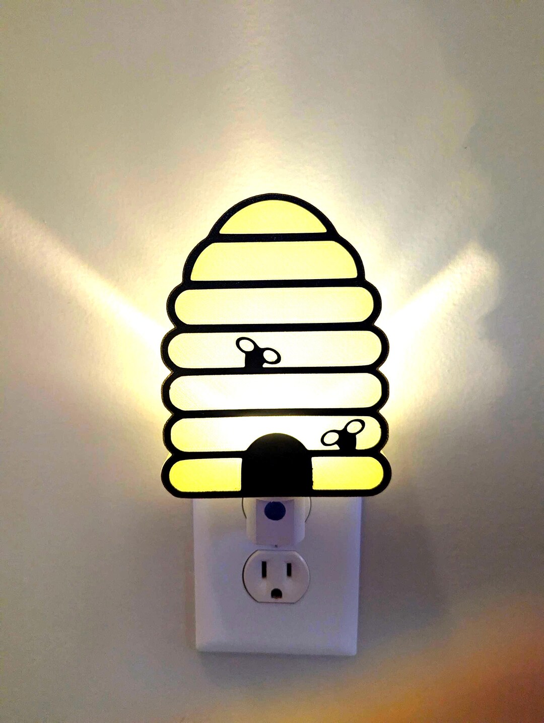 Bee Loving Bee Hive LED Night Lights | 3D Printed | Wall Plug for ...