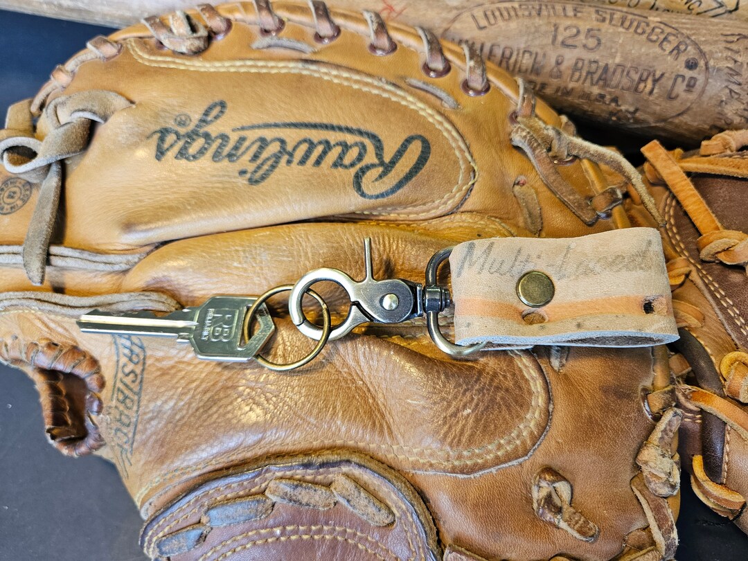 Baseball Glove Keychain - Etsy