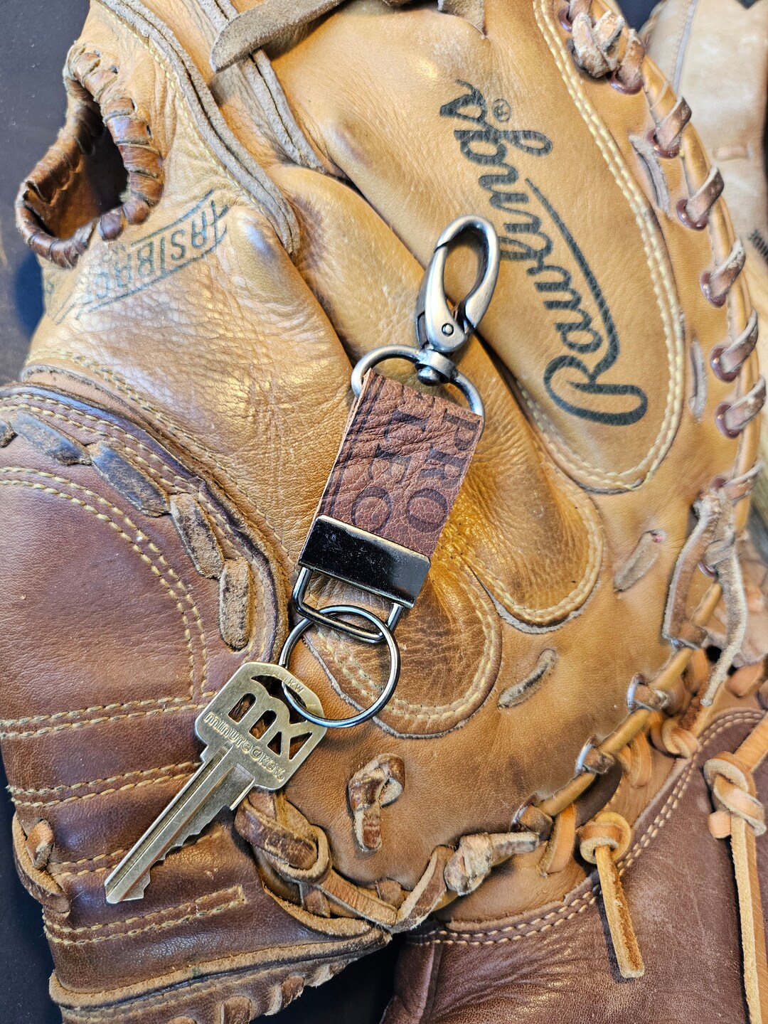 Baseball Glove Keychain - Etsy