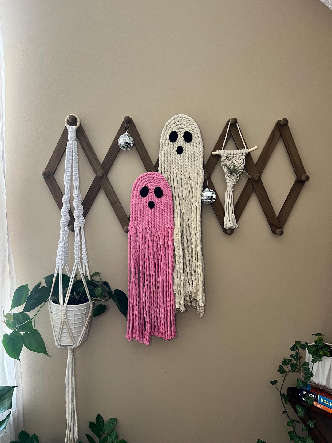 Macrame Ghost Wall Hanging | Halloween Wall Art | Trendy Halloween ...