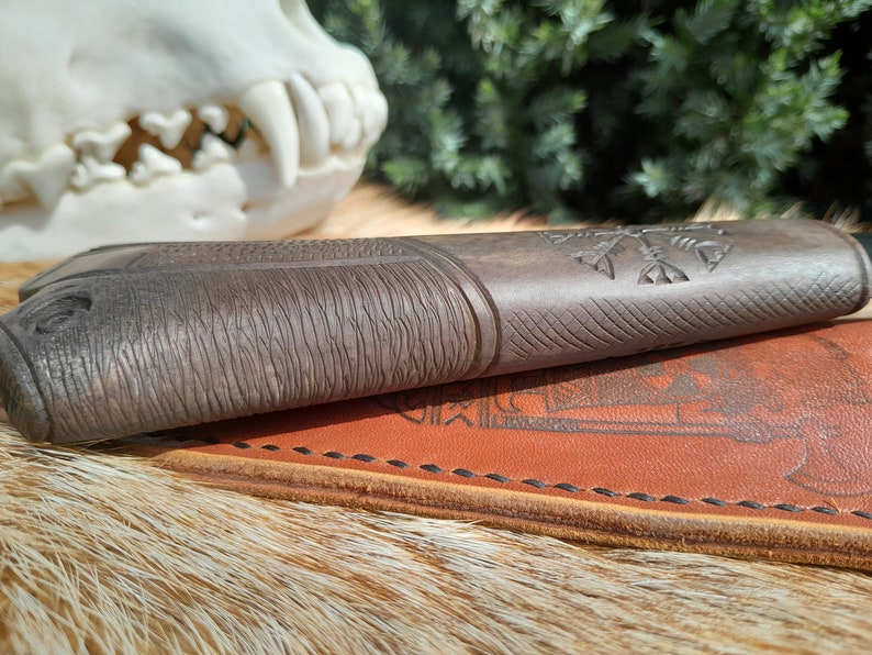 Viking Style Knife With a Hand-carved Handle Shaped Like the Head of ...