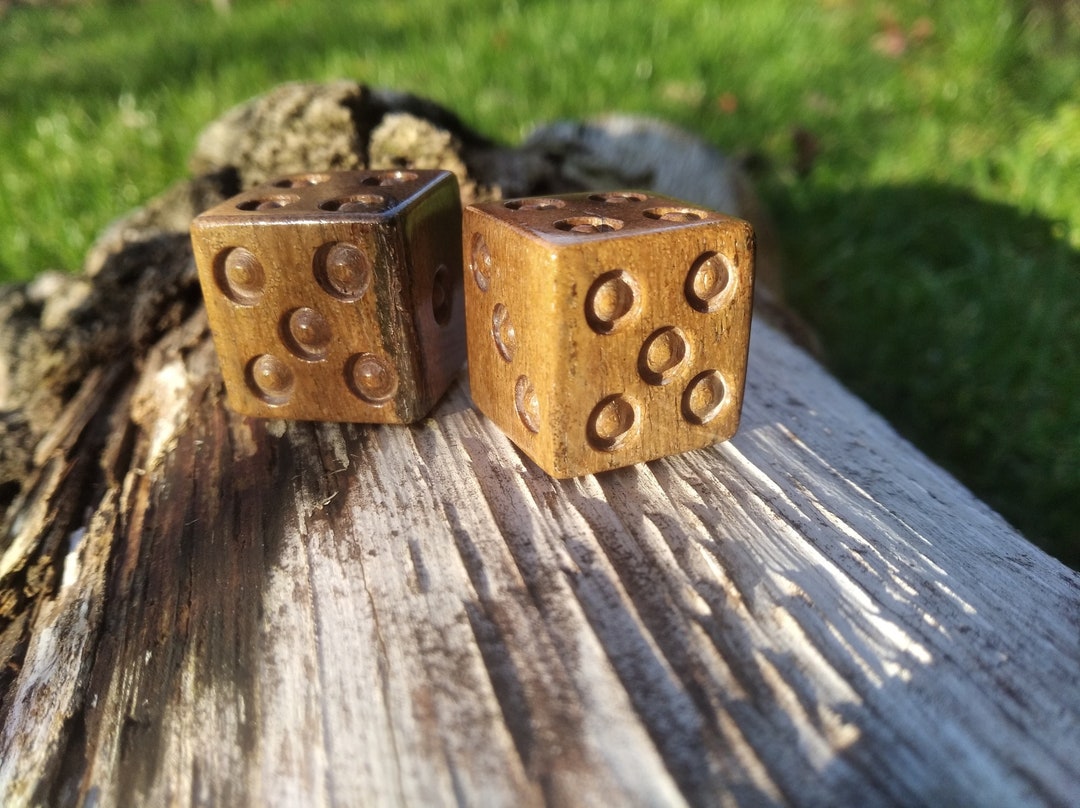 Viking / Medieval Betting Bone Dice. Ancient Roman Bone Gambling ...