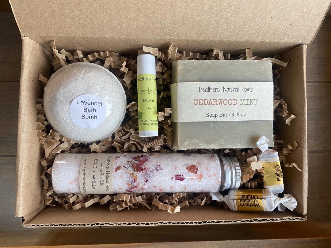 Natural Spa Gift Box: Artisan Soap, Bath Bomb & Personalized Card, Spa ...