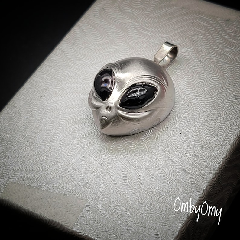 14K Solid Gold Alien Pendant, ET Face Necklace, UFO & Alien Jewelry ...