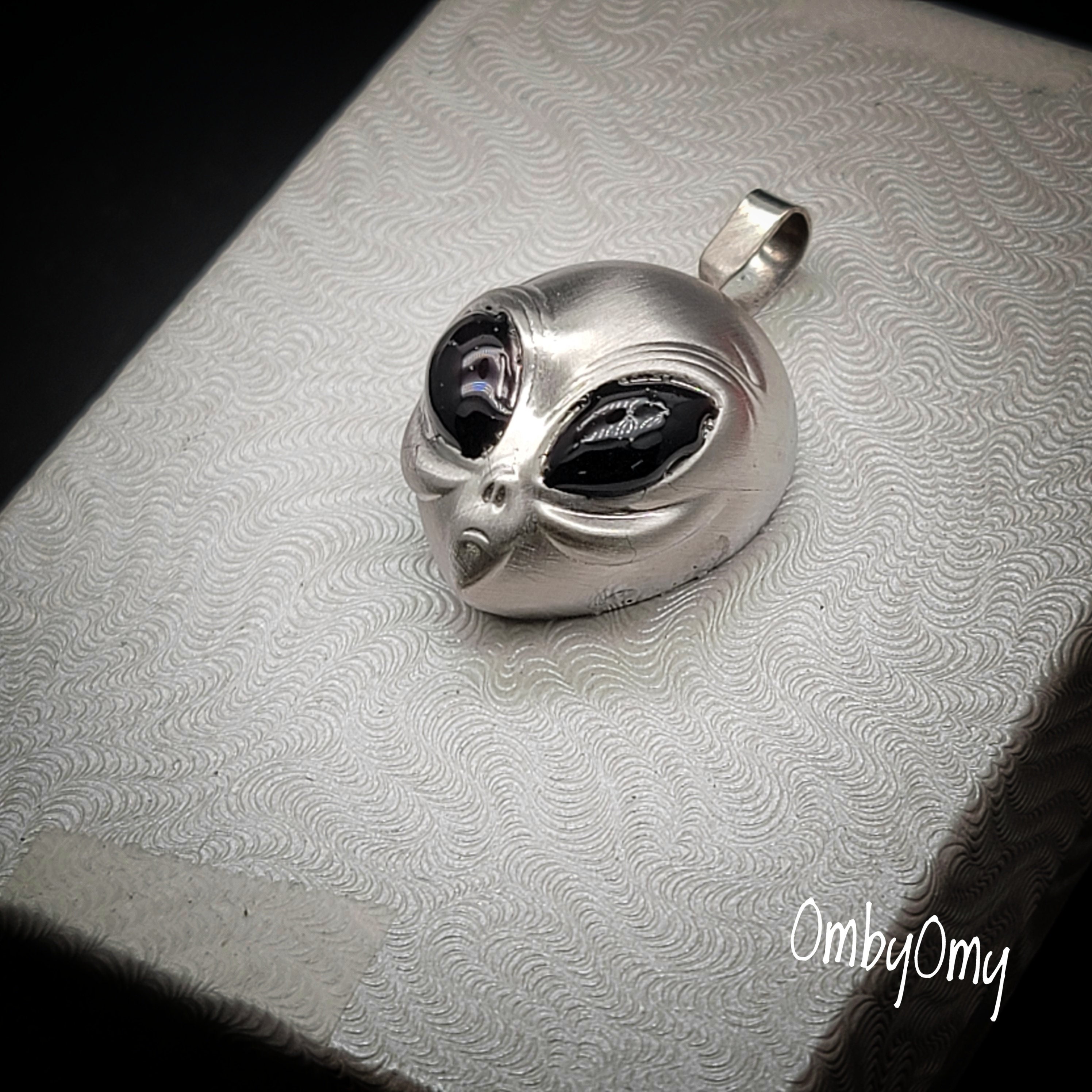 14 KT Solid Gold Alien Pendant, ET Pendant, Face Necklace, UFO Pendant ...