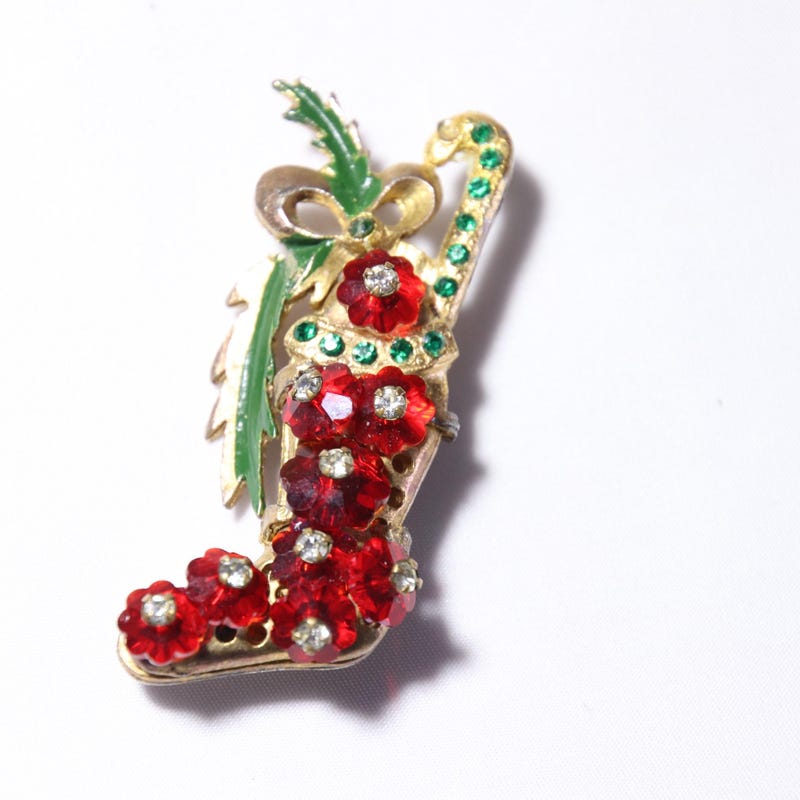 Vintage Miriam Brooch - Etsy