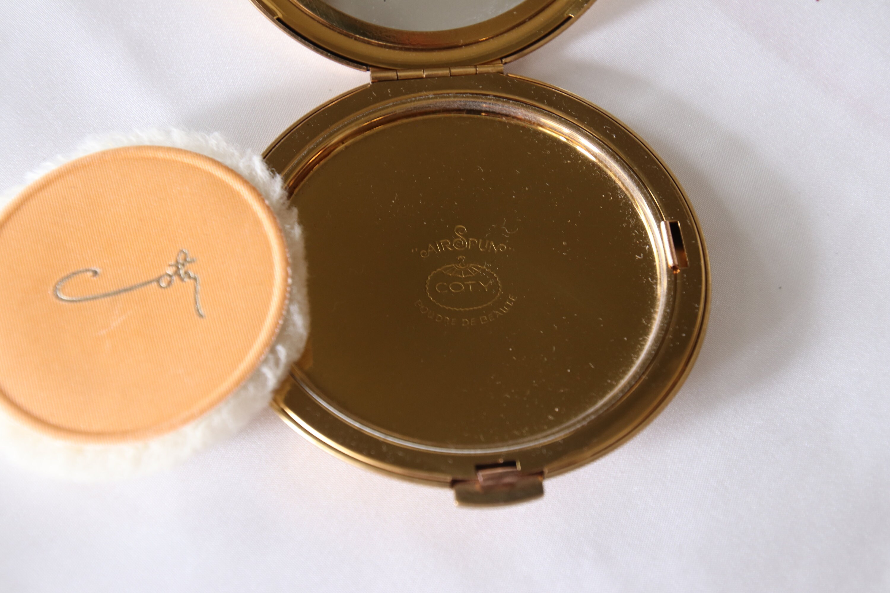Vintage 1940's Coty Air Spun Compact Gold Tone With Mirror & Powder ...