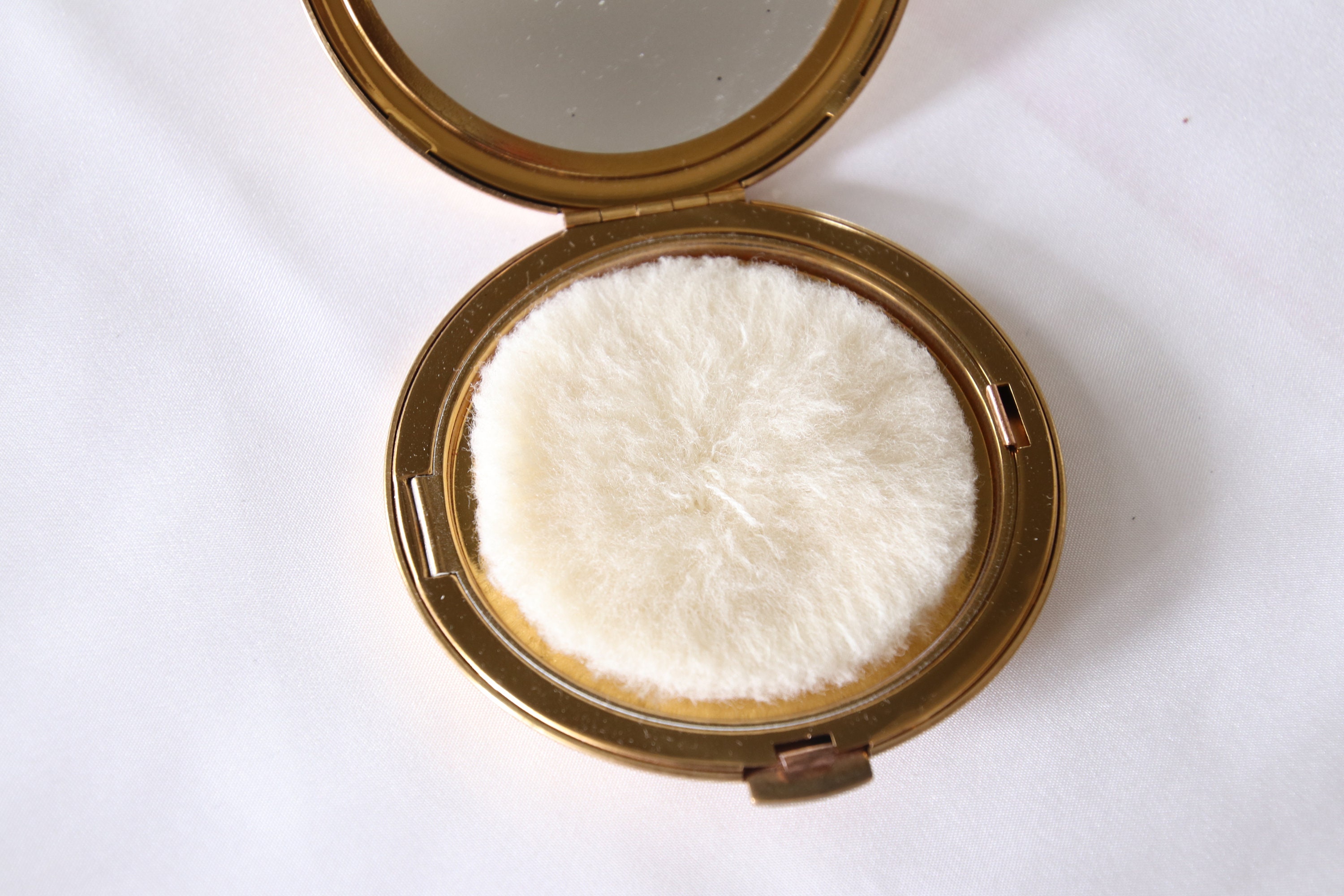 Vintage 1940's Coty Air Spun Compact Gold Tone With Mirror & Powder ...