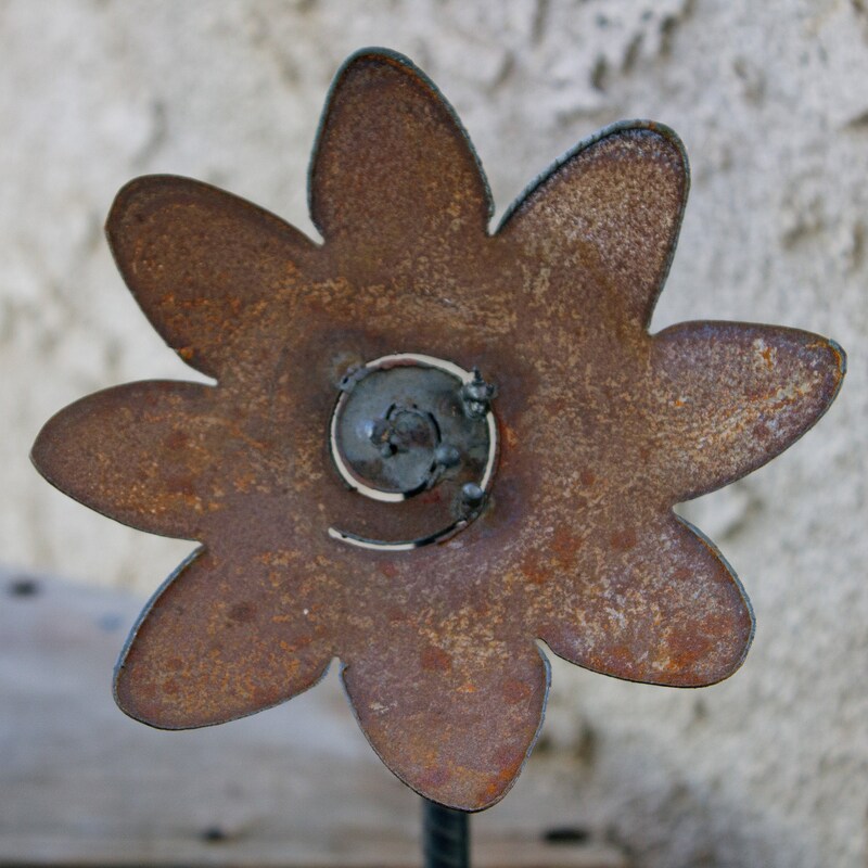 Metal Garden Flowers - Etsy