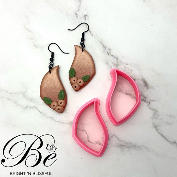 Curved Teardrop Shape