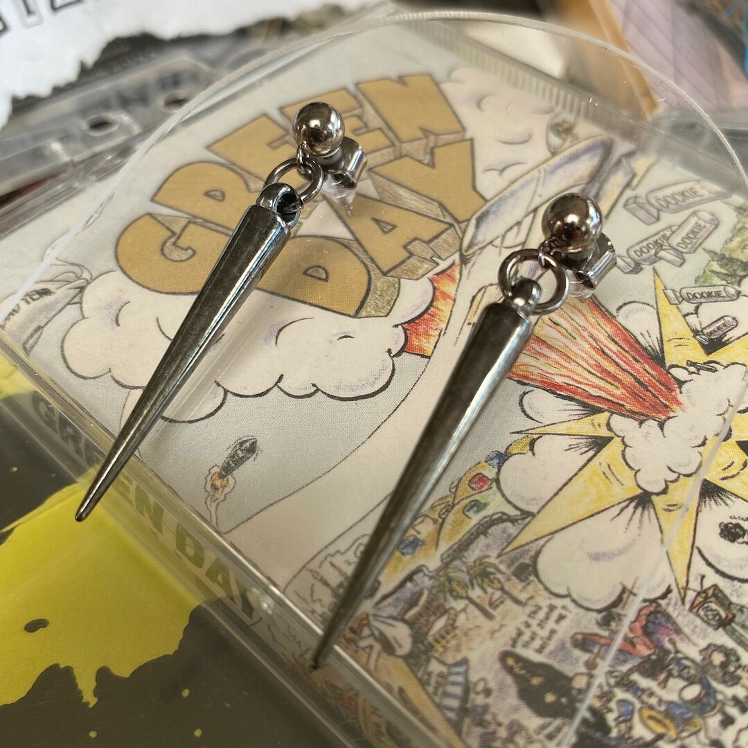 The Maila, Punk Rock, Heavy Metal, Goth, Thrash Single Spike Earring - Etsy