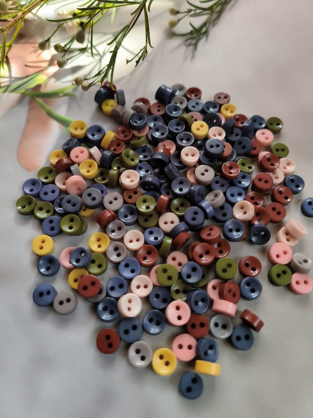 50 Pcs, 5.5mm Random Colour Buttons, Matte Finis Round Button With 2 ...