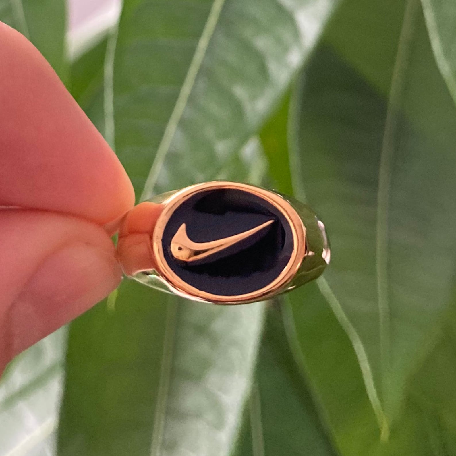 Nike Anillo Oro Swoosh Anillo de sello | Etsy
