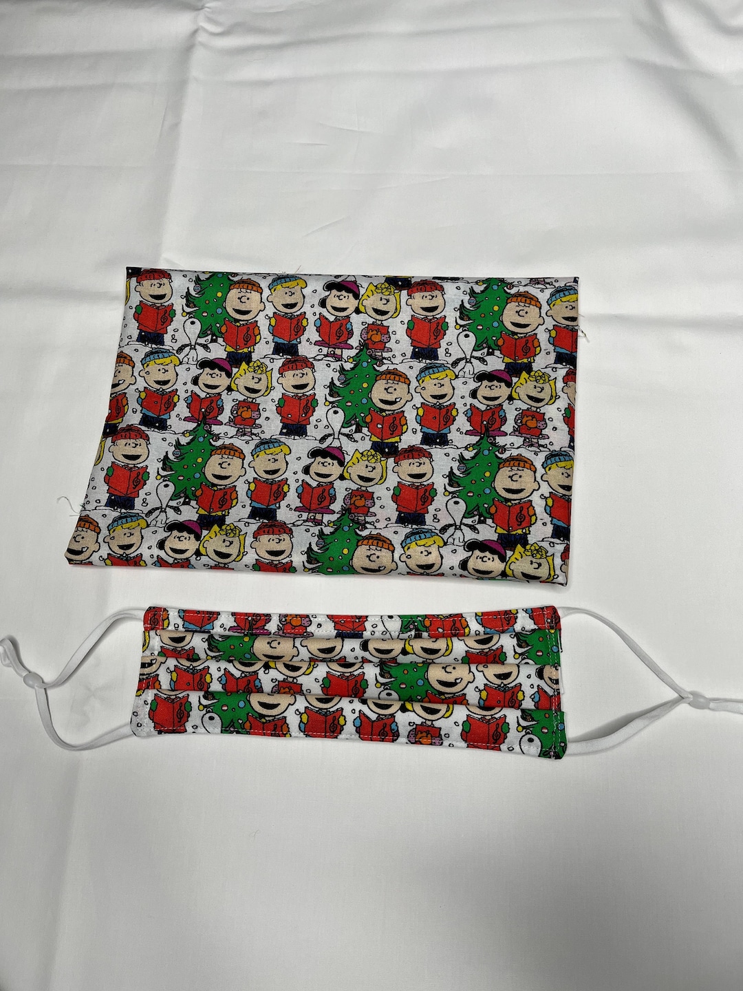 Charlie Brown Peanuts Snoopy Holiday Face Mask, Christmas Accessories ...