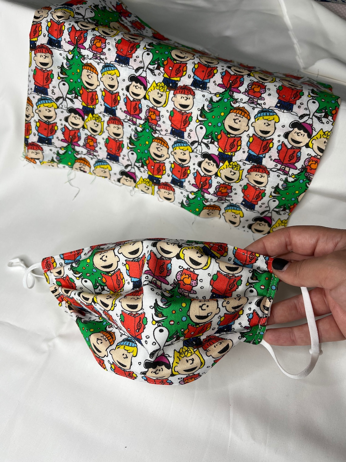 Charlie Brown Peanuts Snoopy Holiday Face Mask, Christmas Accessories ...