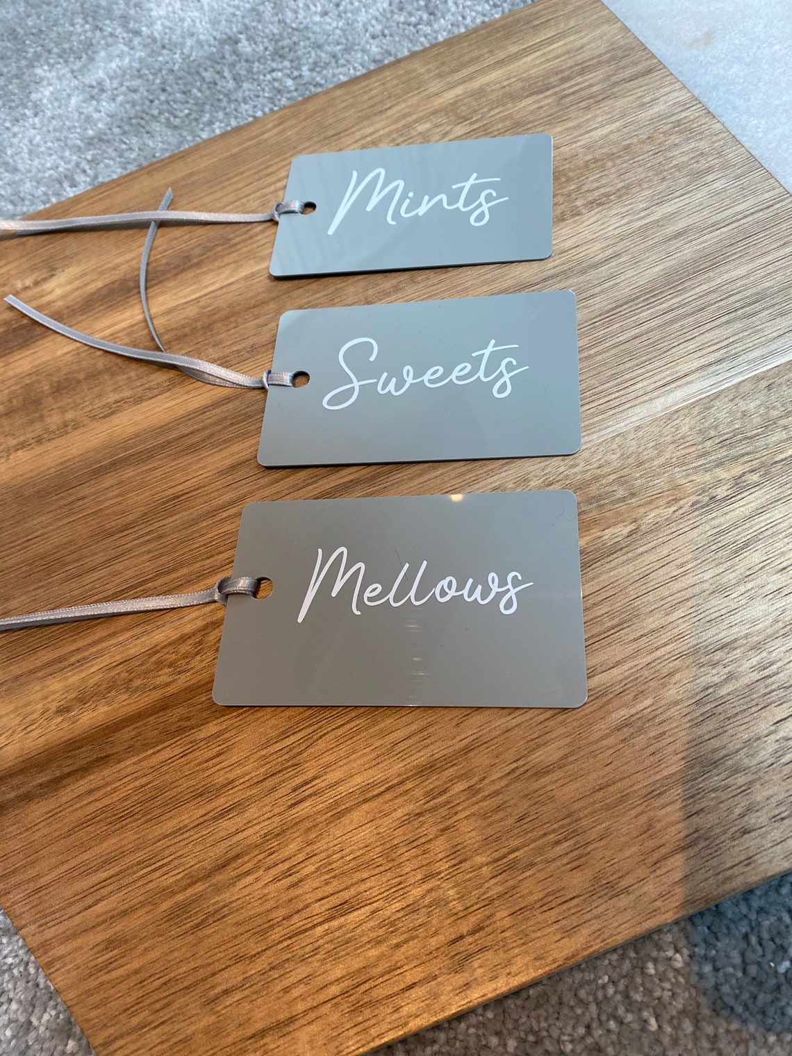 1 or 2 Hole personalised Loop Tags / Basket Tags / Luggage | Etsy