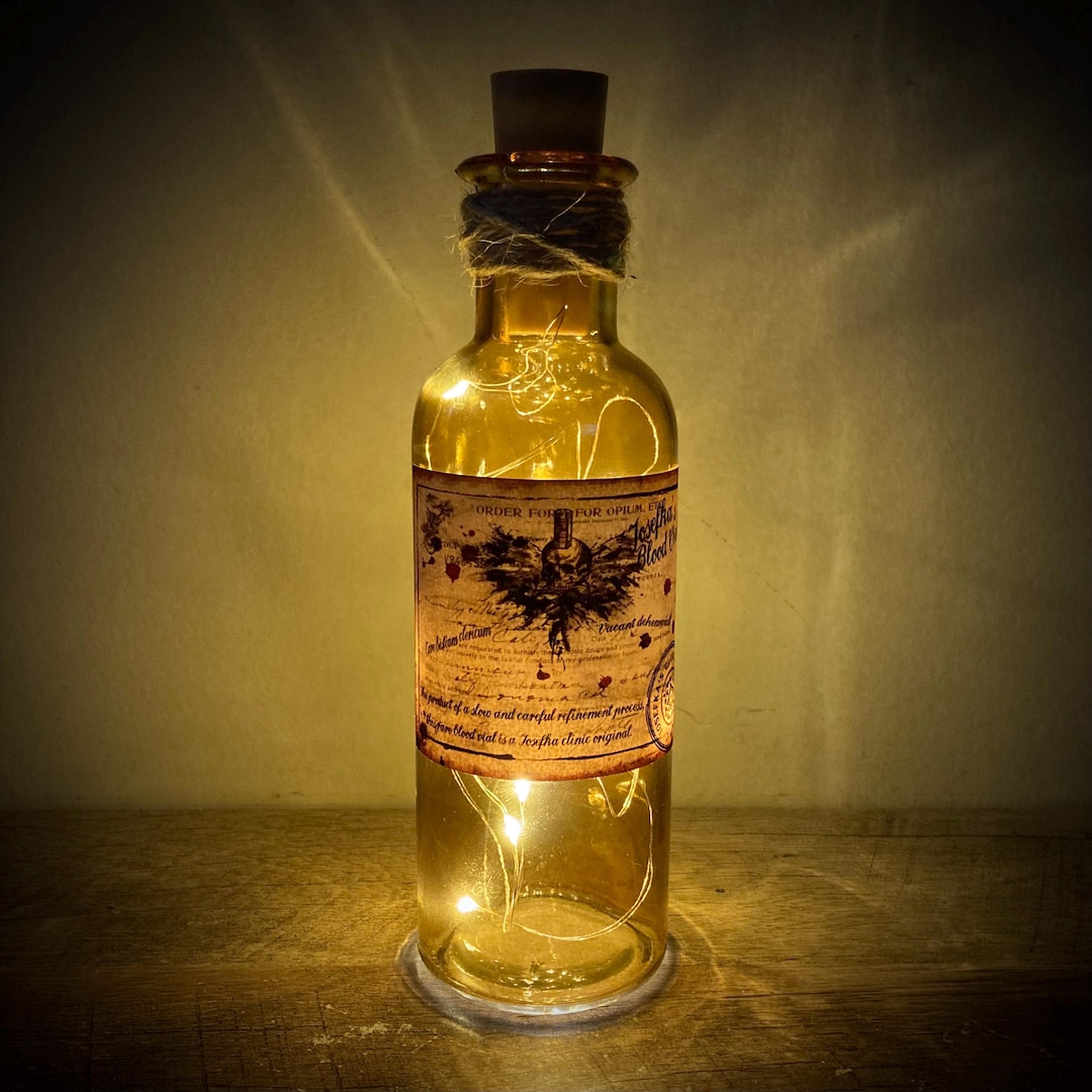 Iosefka’s Blood Vial Lamp - Hunter - Video Game Replica - LED Night ...