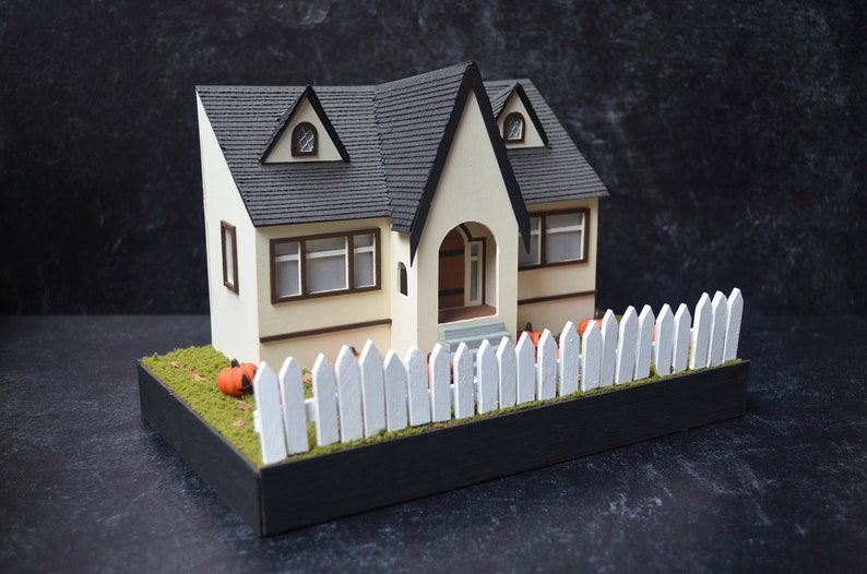 Trick R' Treat - Rhonda's House Miniature Horror House - Etsy