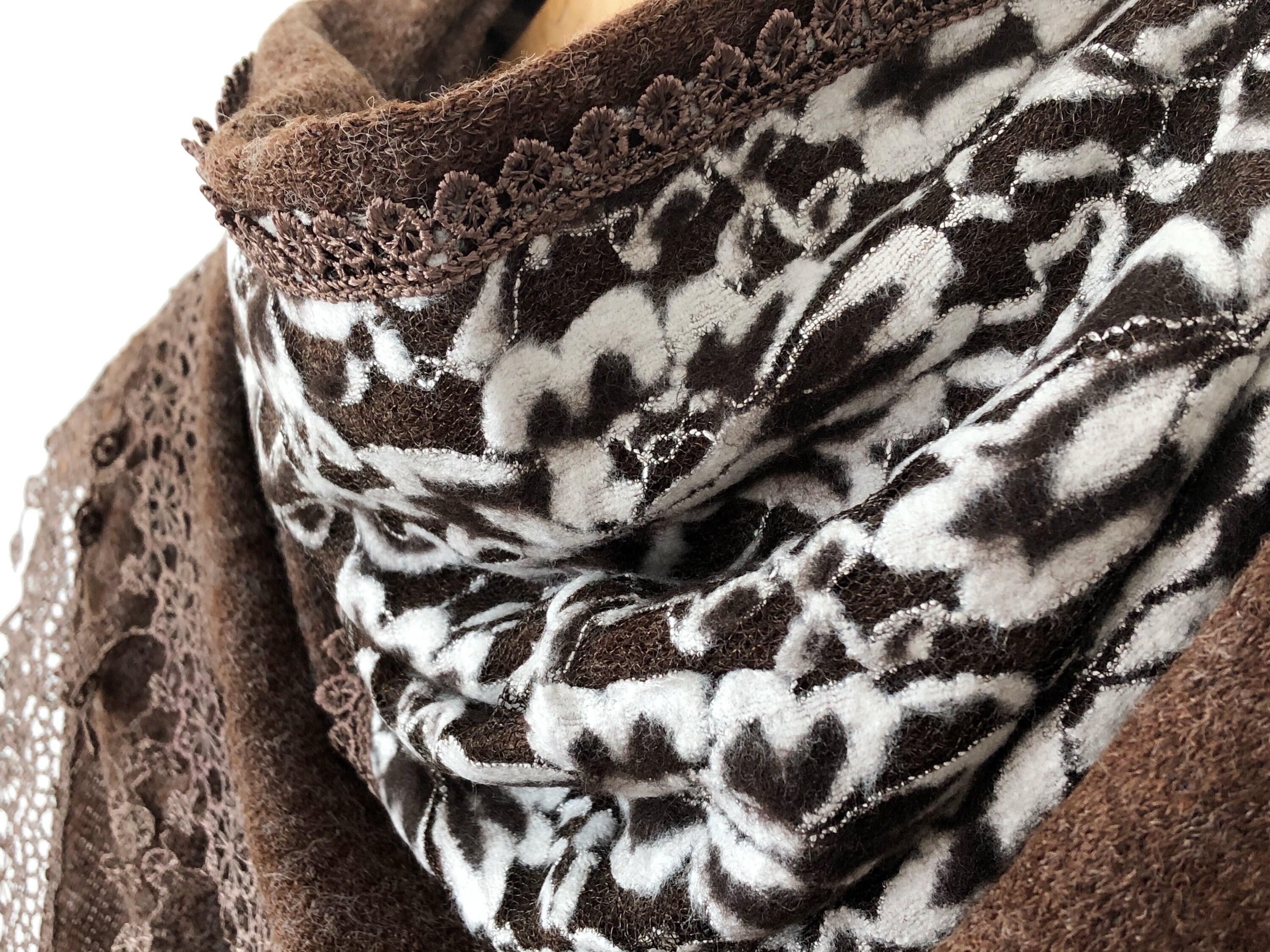 TRIANGLE Knitted Scarf With Lace and Tassels Flower Lace Scarf With ...