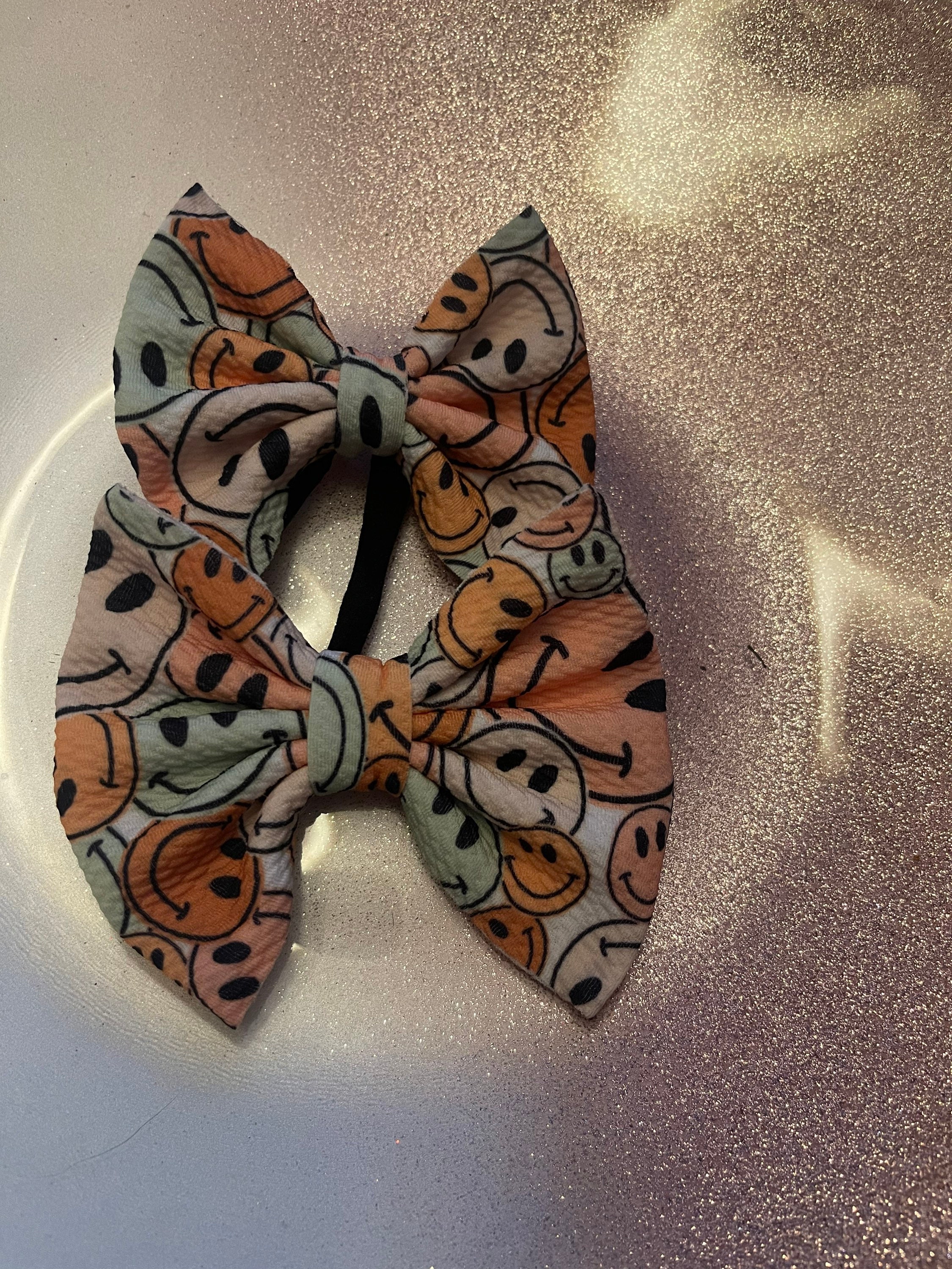 Smiley Retro Bows - Etsy
