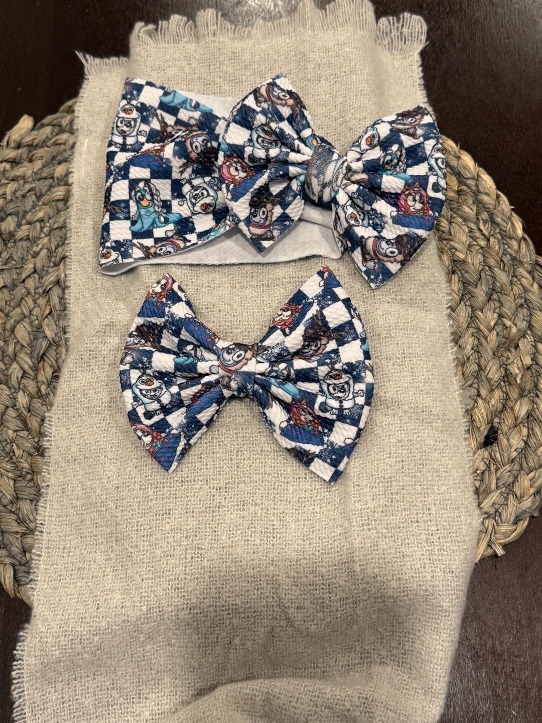 Bluey Elsa Mashup Holiday Bows - Etsy