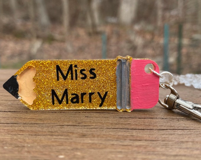 Resin Keychain With Rose Petals and Gold Flakes - Etsy