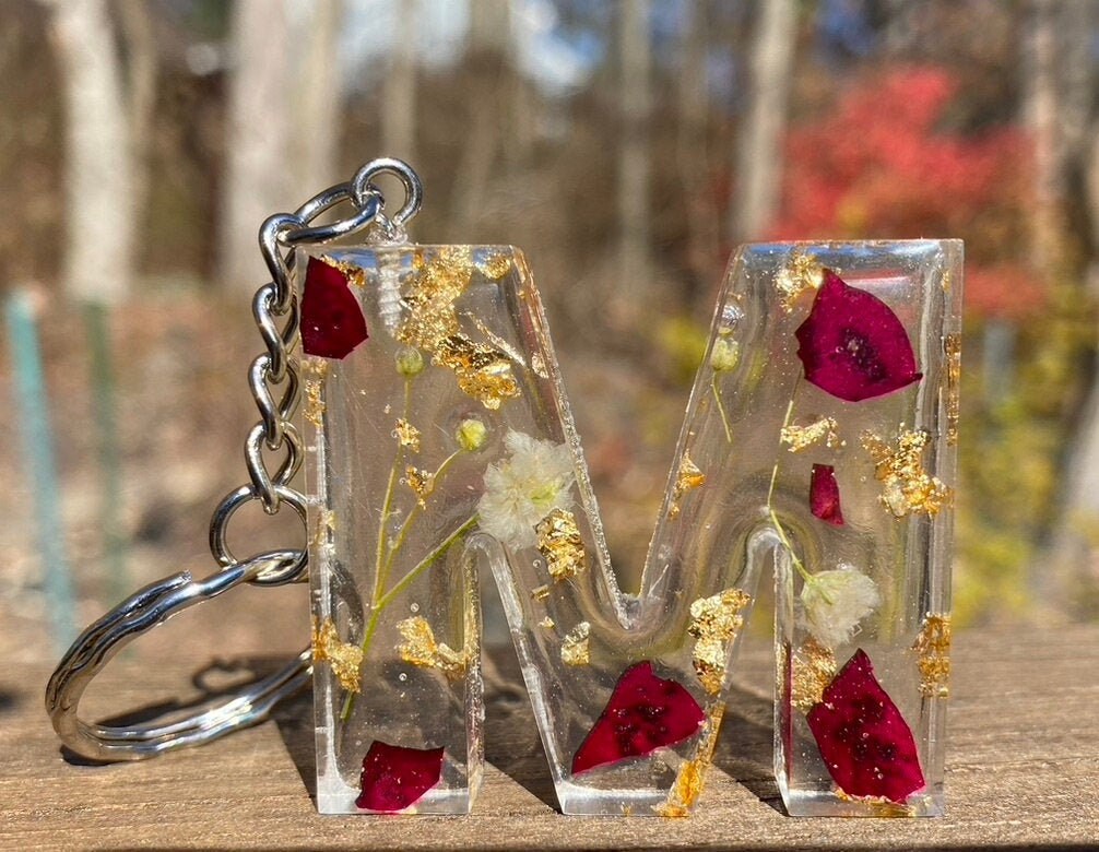 Resin keychain with rose petals and gold flakes | Etsy