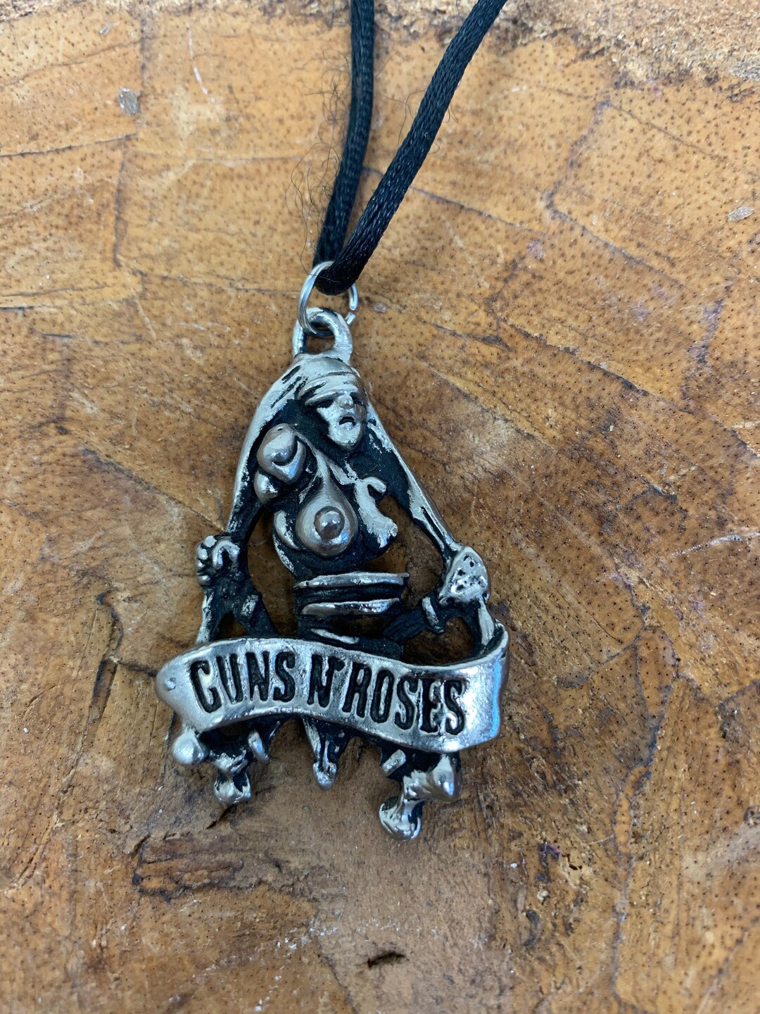 GUNS N ROSES 90 s Pendant Vintage Necklace Axl Rose Slash Brockum Etsy