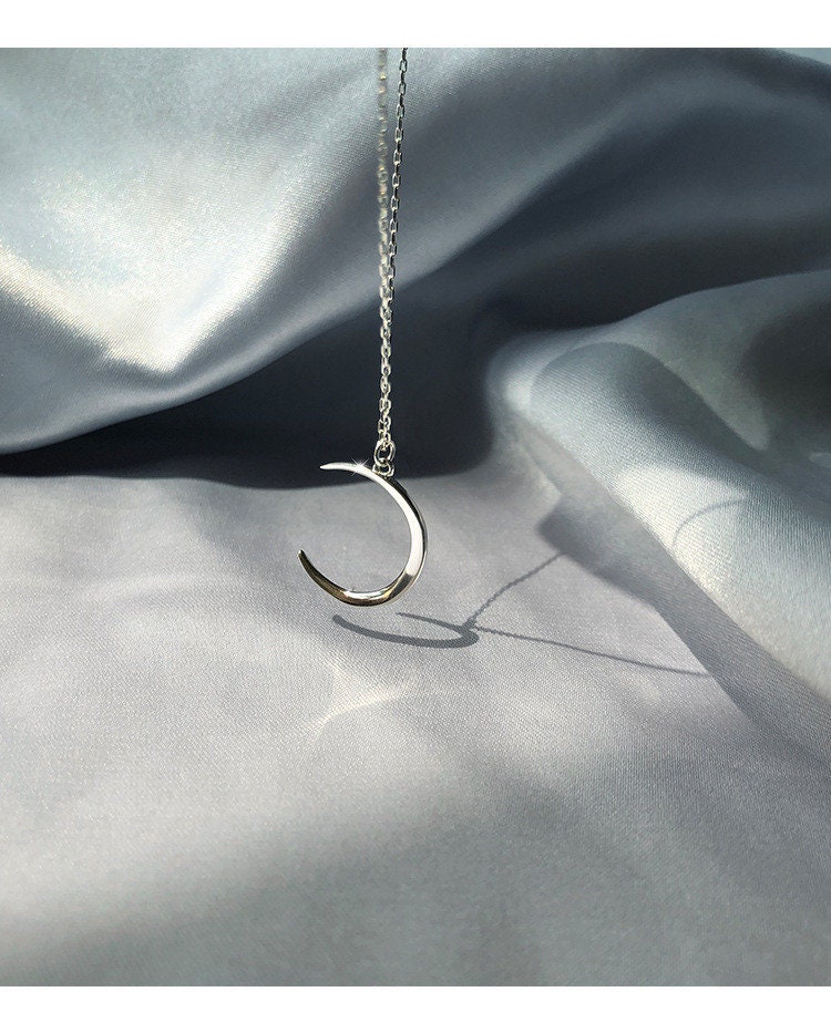 Dainty Moon Necklace Gold Chain With Moon Pendant Crescent - Etsy