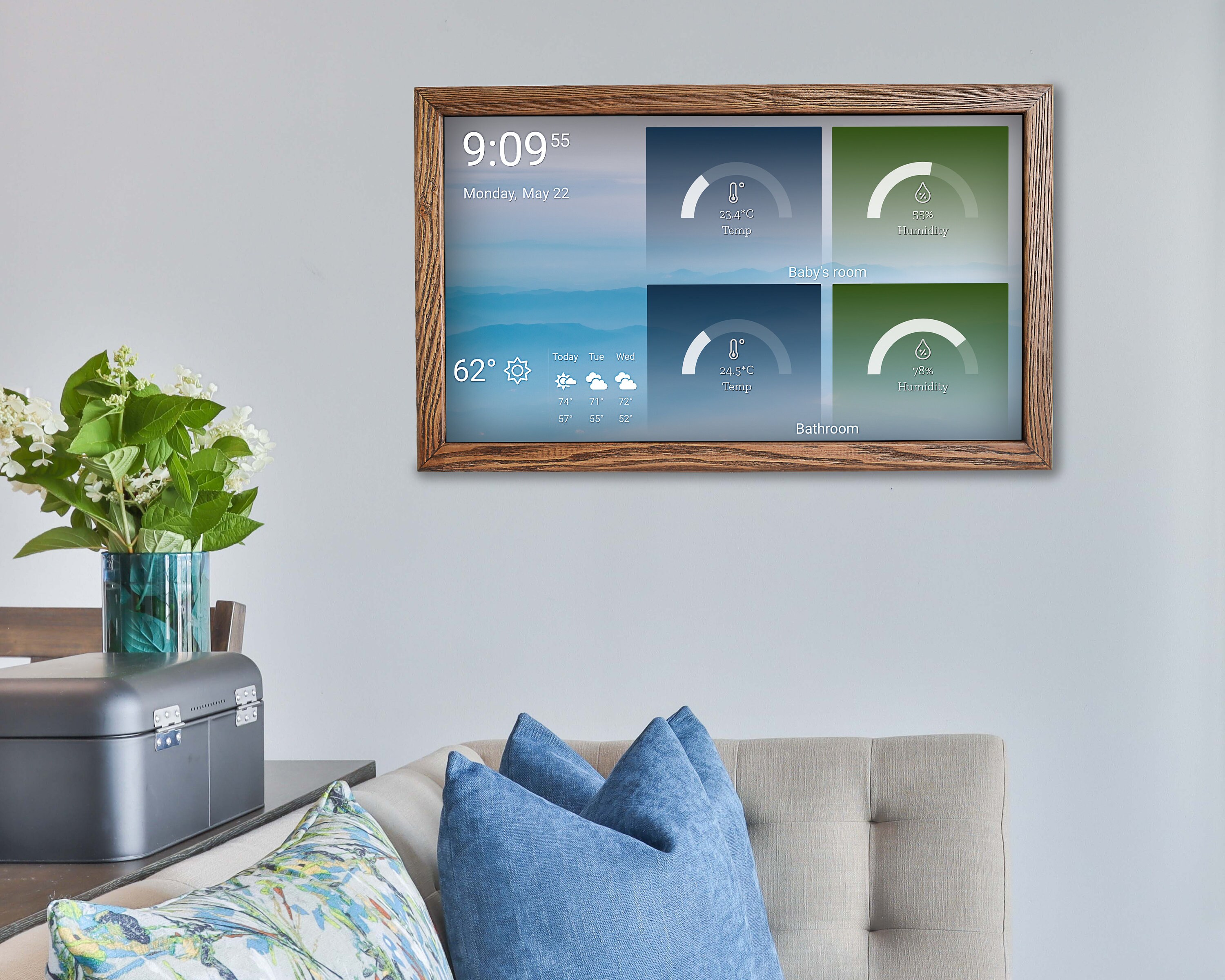 Smart Display 24 Inch in Wooden Frame With Temperature and Humidity ...