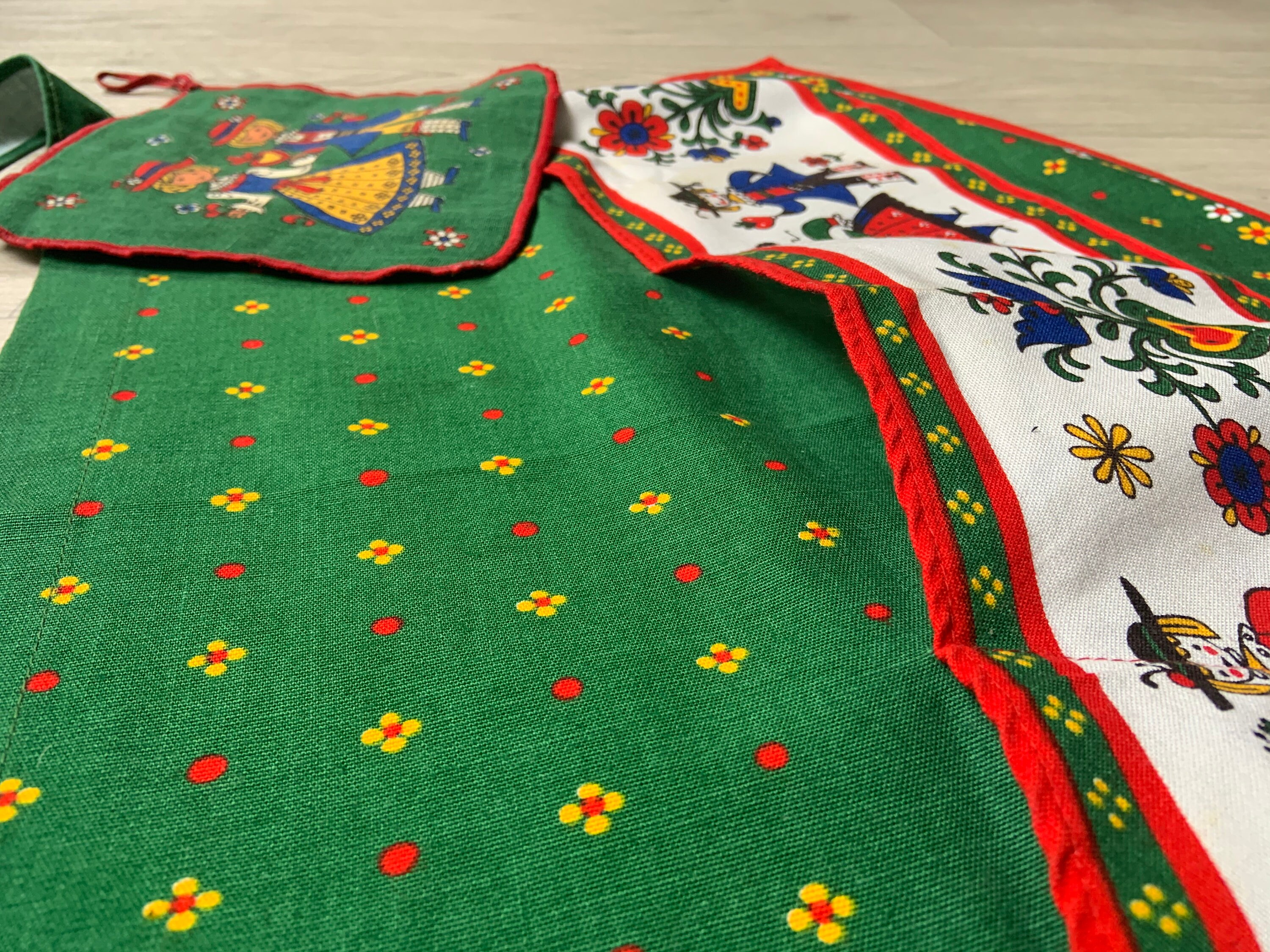 Cute vintage Austrian Kolf apron and pot holders retro | Etsy