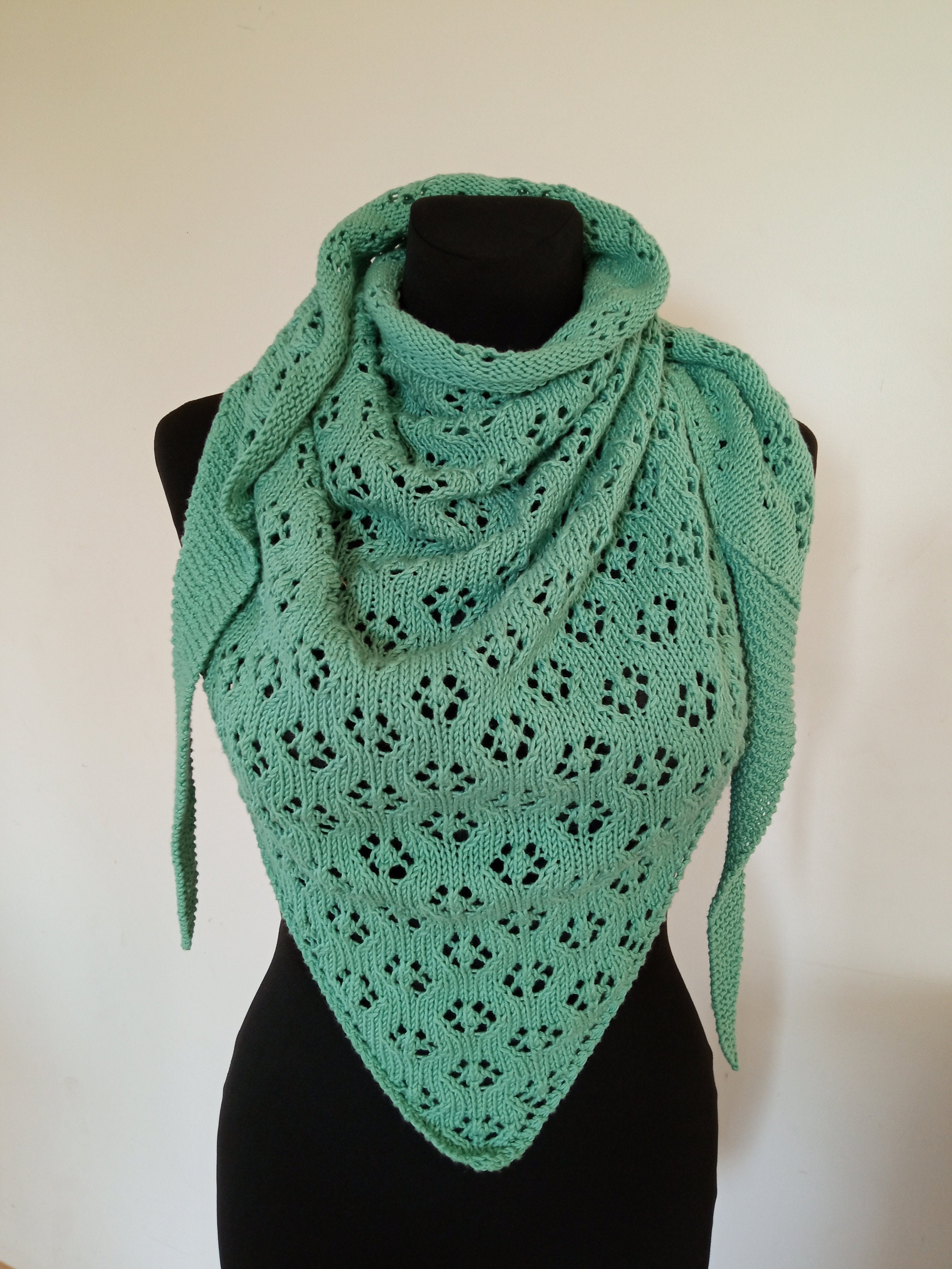 Cat’s Paw Eyelets Triangle Shawl Knitting Pattern - Etsy