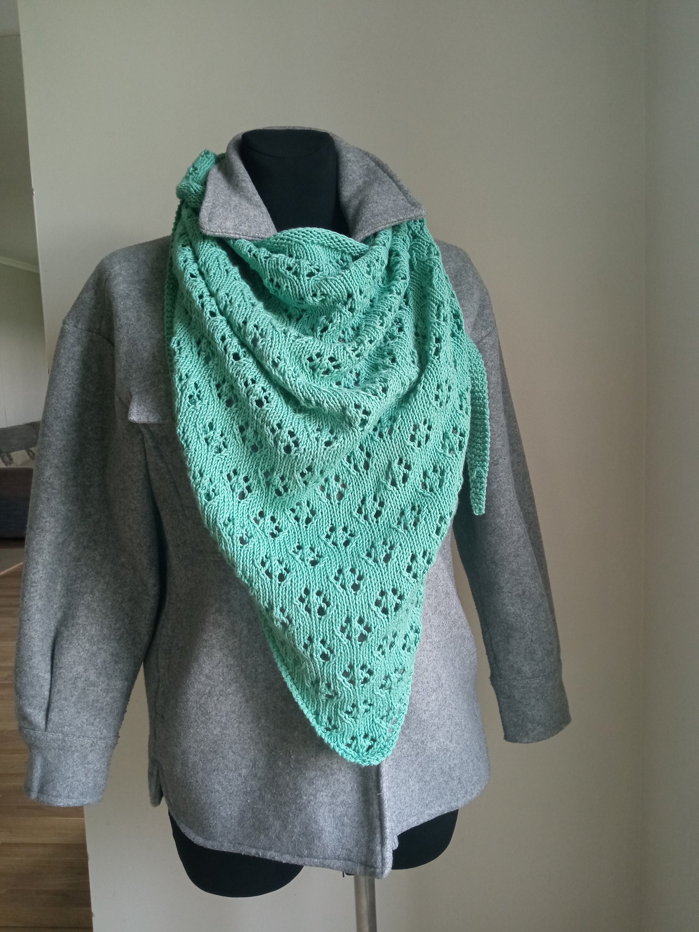Cat’s Paw Eyelets Triangle Shawl Knitting Pattern - Etsy