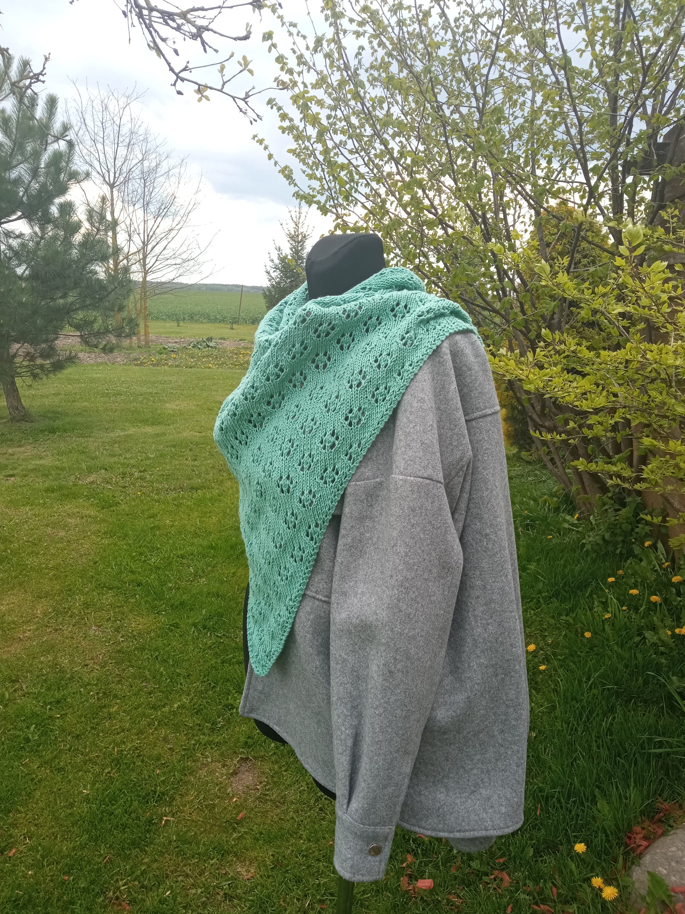 Cat’s Paw Eyelets Triangle Shawl Knitting Pattern - Etsy