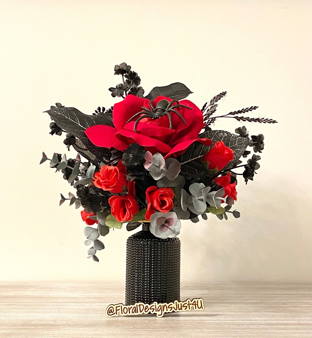 Spooky Halloween Centerpiece, Dracula Decor, Halloween Floral ...