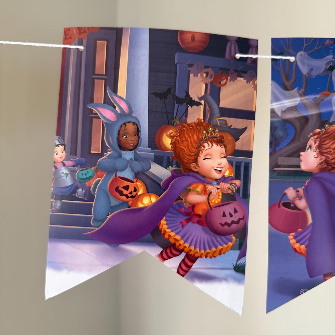 Fancy Nancy Nancy’s Ghostly Halloween Book Paper Bunting / Fancy Nancy ...