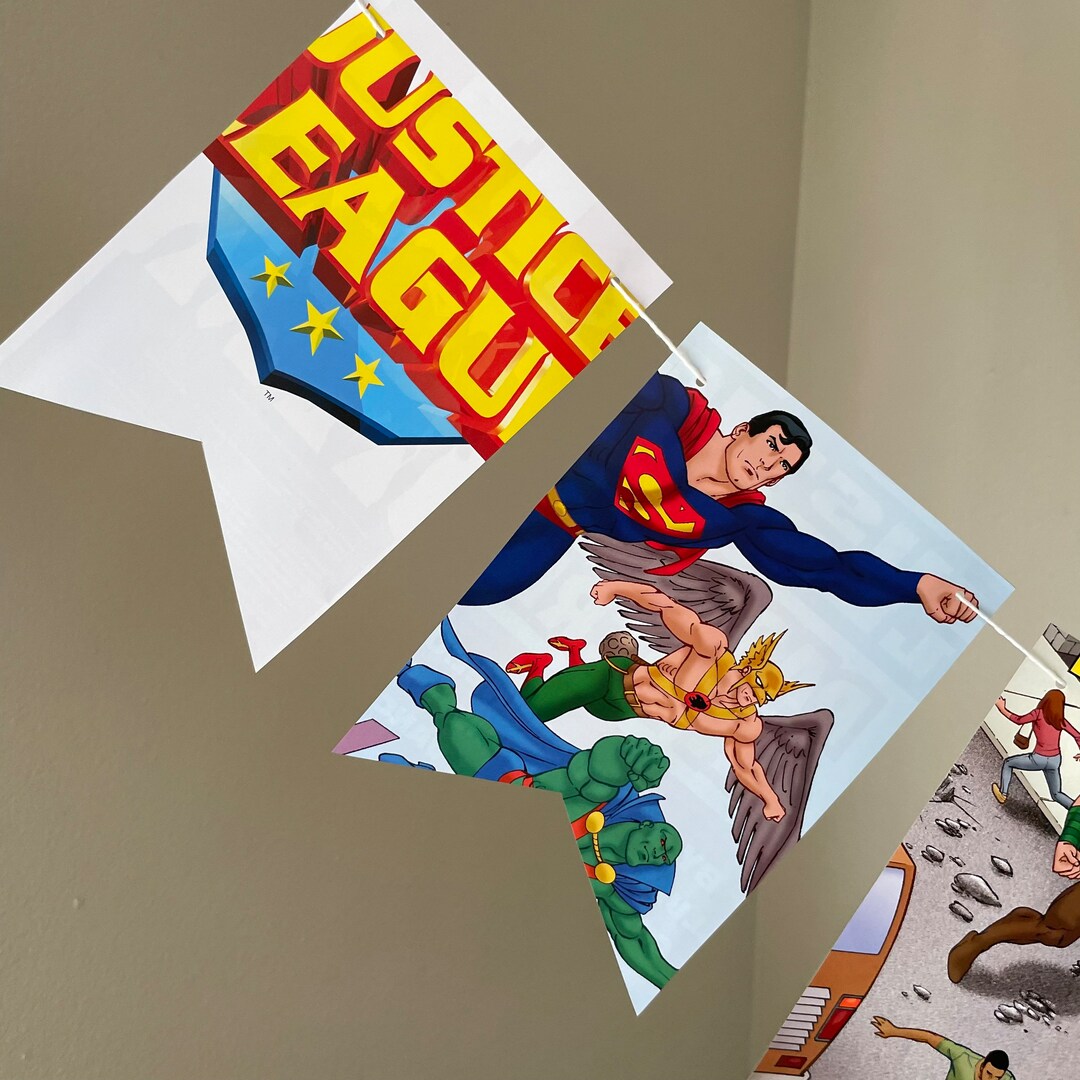 Justice League Partners in Peril Book Paper Garland / Justice League ...