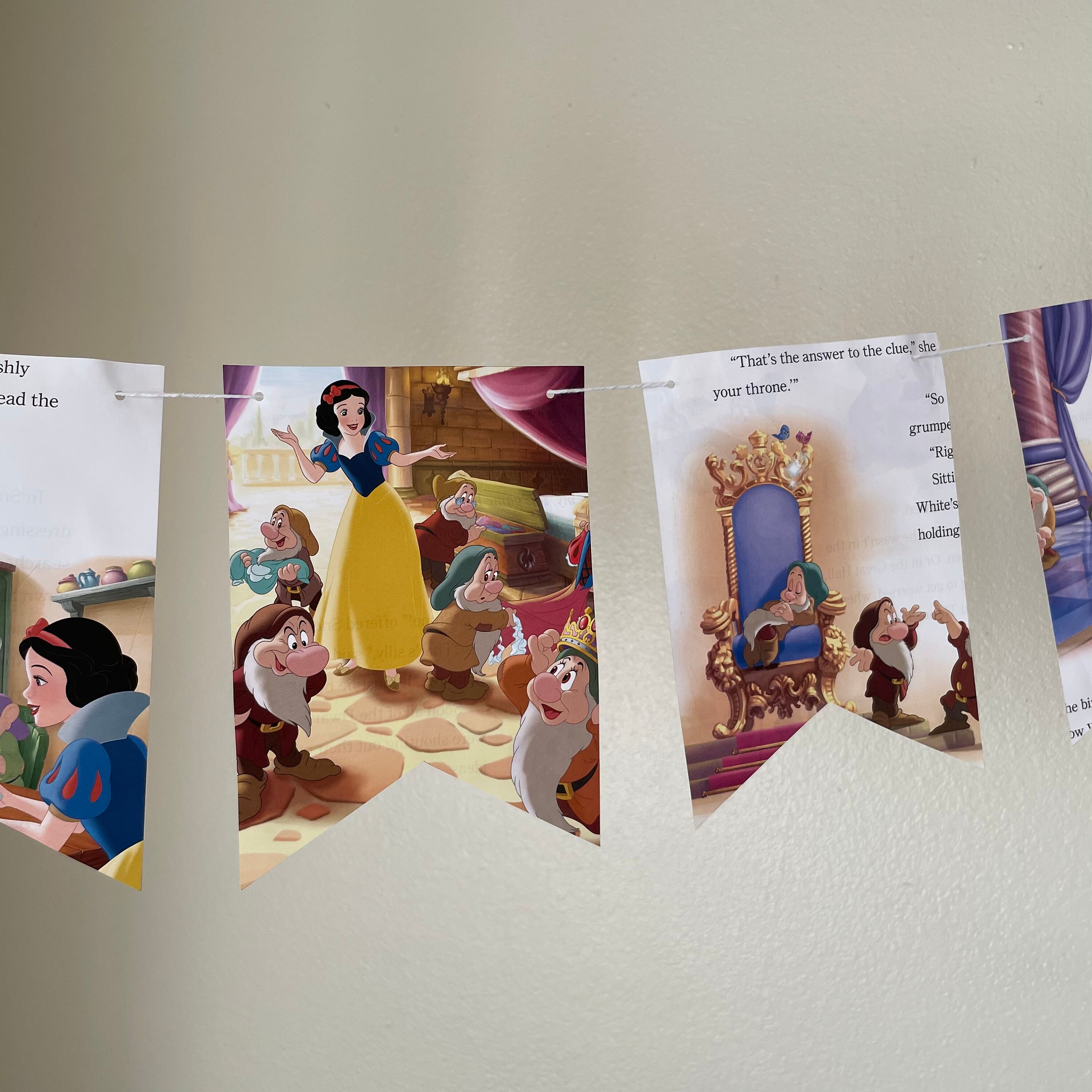 Snow White and the Seven Dwarfs the Great Jewel Hunt Book Paper Garland ...