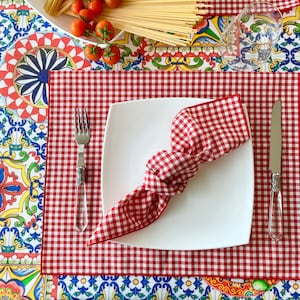 Italian Table Decorations/sicilian Tablecloth Majolica With Red Napkins ...