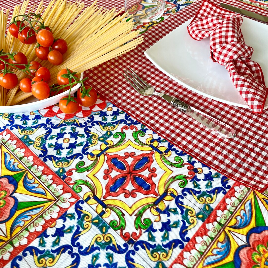 Italian Table Decorations/sicilian Tablecloth Majolica With Red Napkins ...