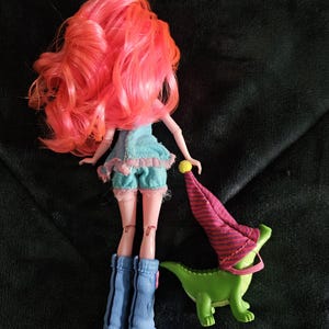My Little Pony Equestria Girls Slumber Party Pinkie Pie With Gummy the ...