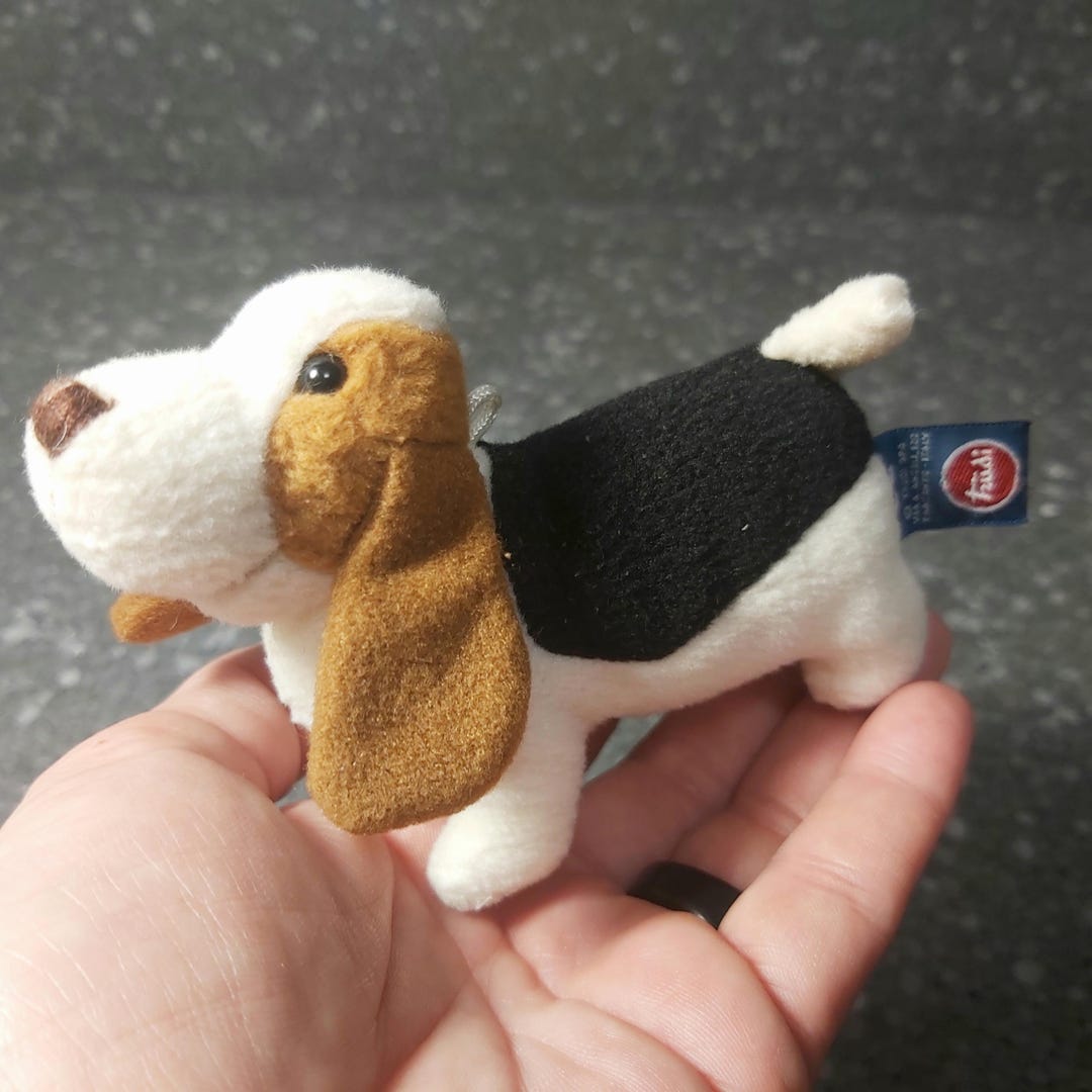 Keychain Basset Hound Plush Vintage. Basset Hound Puppy Dog Trudi Sweet Collection. Basset Hound ...