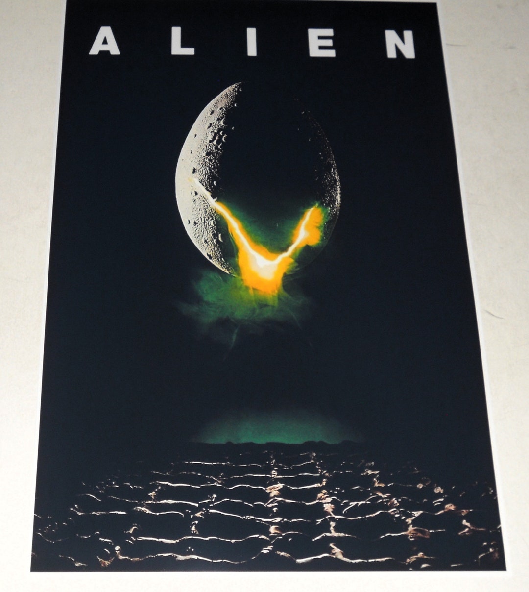Alien 1979 Teaser Movie Poster Ridley Scott Sigourney Weaver Aliens ...