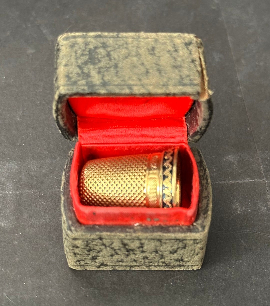 ANTIQUE THIMBLE 14k GOLD With Raised Swag, Decorated Border Size 9 ...