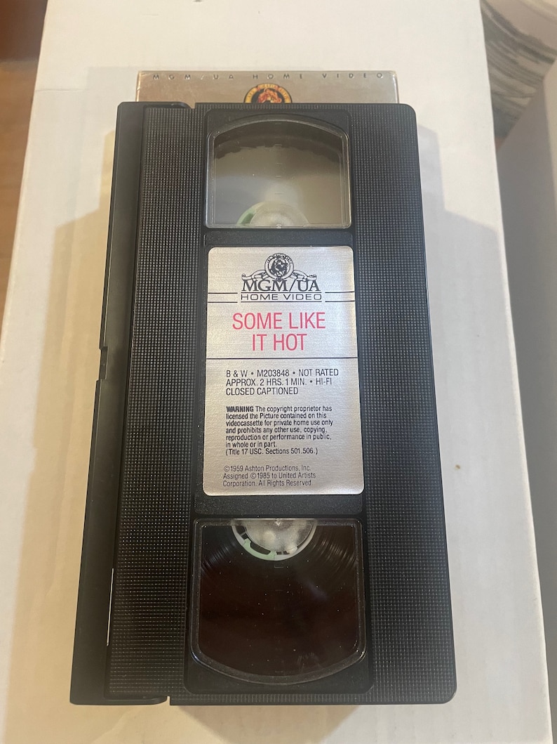 Some Like It Hot VHS "marilyn Monroe & Tony Curtis , Jack Lemmon" - Etsy