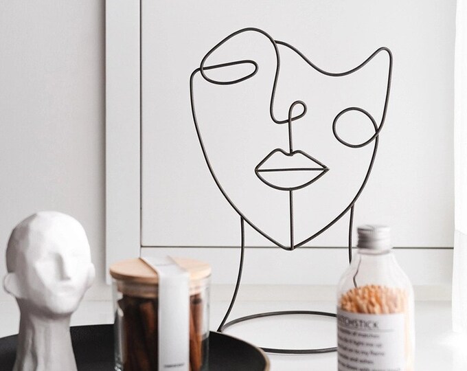 Abstract Face Wire Sculpture Art, Table Decorations, Sculpture Stand ...