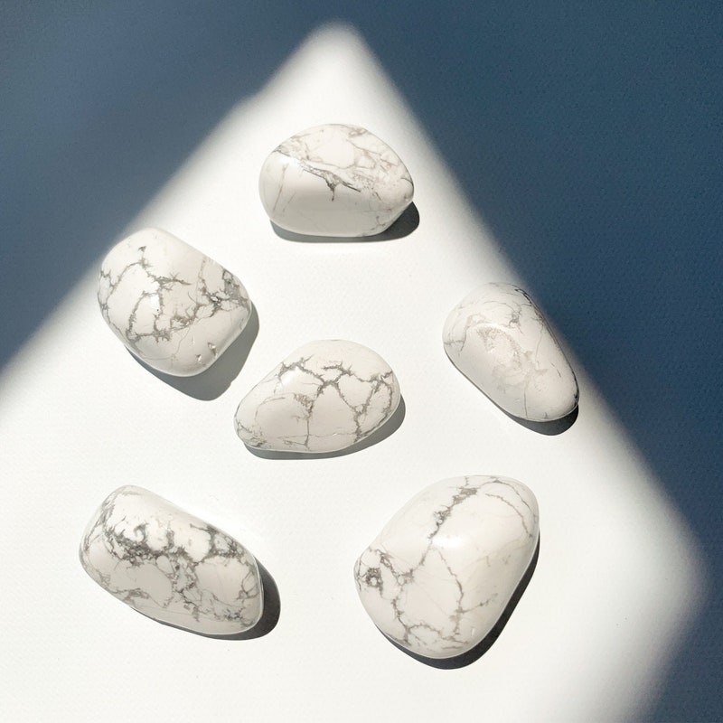 Howlite Crystal - Etsy