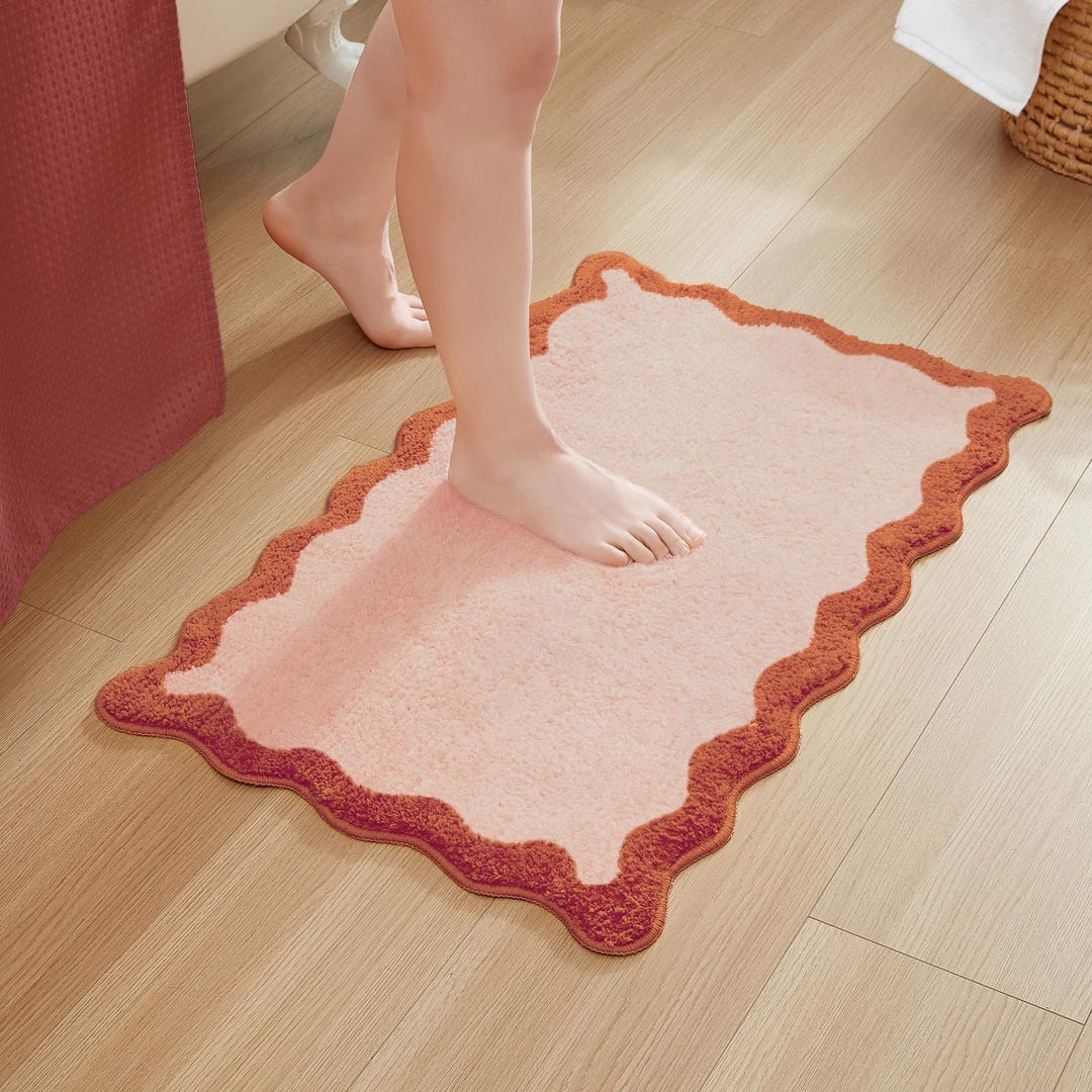 Nereida Bath Mat – Scalloped Design Microfiber Absorbent Non Slip Rug ...
