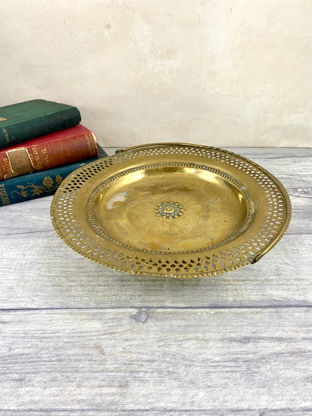 Vintage Round Shallow Brass Bowl With Handle / Trinket Dish / Jewellery ...